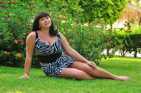 Знакомство рядом без регистрации с телефонами и фотографии с женщинами за 50 москва