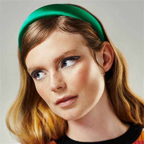 60s Hairstyles With Headbands That Are Trending Again Hairstylecamp