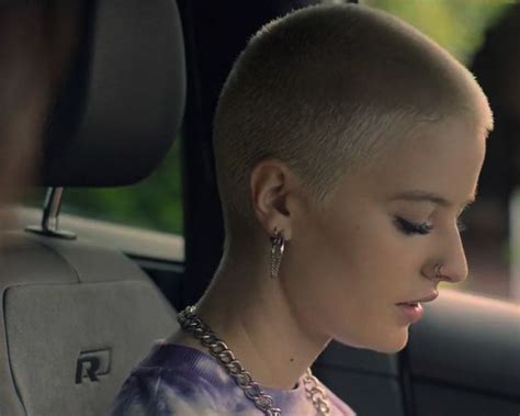 Harper In Car Heartbreak High 2022 In 2022 Heartbreak Sort Icon