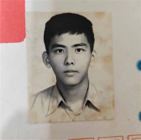 笑死 事情是這樣的 這次回家突然很想剪頭髮 但又不想去常去的店剪 剛好看到一間從小看到大的傳統理髮店 就想說去玩玩看好了 但是又不知道要剪成