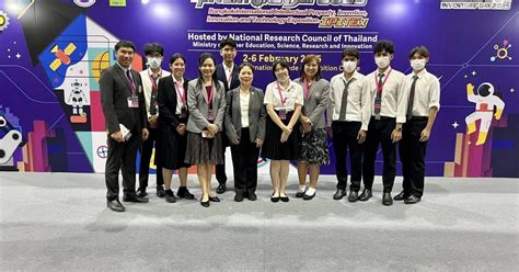 คณบดีคณะกายภาพบำบัด มศว เข้าเยี่ยมชมและให้กำลังใจ ทีมคณาจารย์และนิสิตที่ส่งผลงานเข้าร่วมประกวดใน