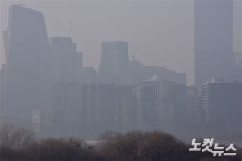 오늘도 고농도의 미세먼지 기승 노컷뉴스