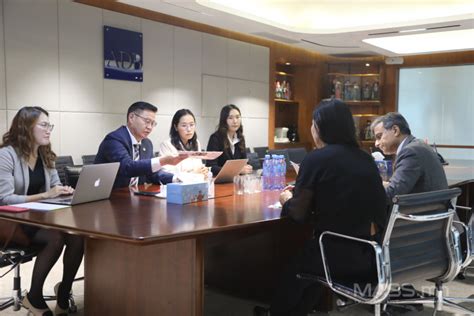 ХҮНСНИЙ ХУВЬСГАЛ ҮНДЭСНИЙ ХӨДӨЛГӨӨНИЙГ ХЭРЭГЖҮҮЛЭХЭД АЗИЙН ХӨГЖЛИЙН БАНК ДЭМЖЛЭГ ҮЗҮҮЛНЭ