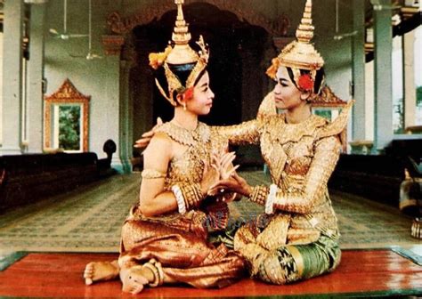 រូបភាពលោកជំទាវ ម៉ិញ កុសនី វប្បធម៌ខ្មែរ Khmer Culture