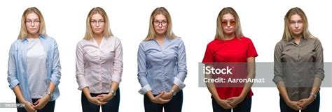 아름 다운 금발의 여 자가 젊은 얼굴에 심각한 표정으로 흰색 절연된 Backgroud 통해 콜라주 간단 하 고 카메라를 보고