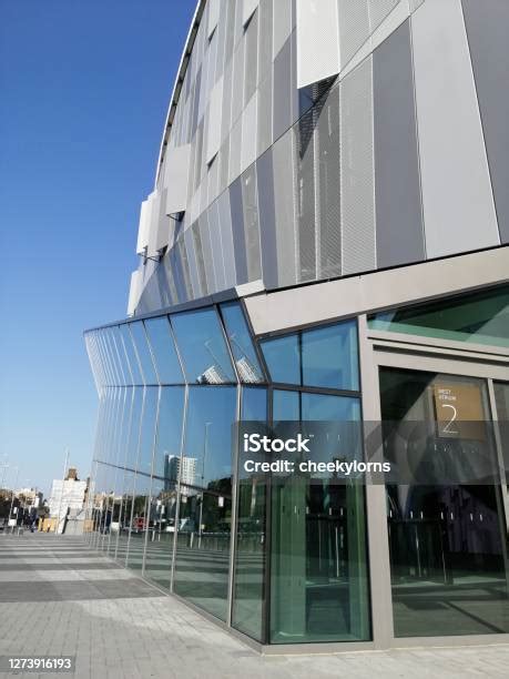 토트넘 홋스퍼 스타디움 스퍼스 축구팀 토트넘 하이로드 2018년 경기장 완공 0명에 대한 스톡 사진 및 기타 이미지 0명 New Tottenham Hotspur