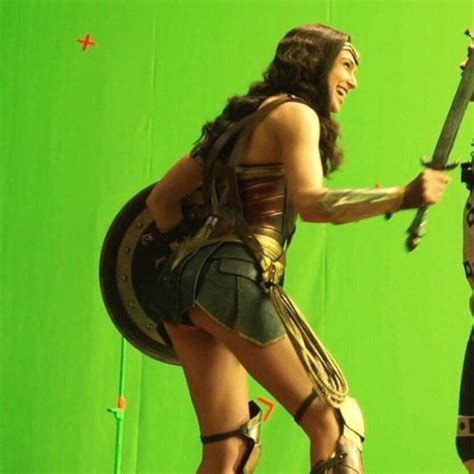 Gal Gadot As Wonder Woman Bts 9gag