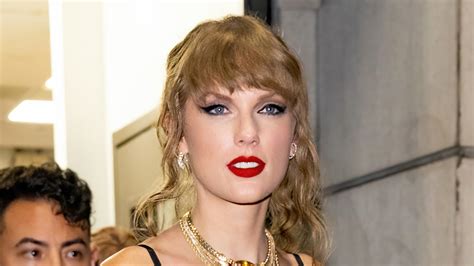 Body Language Expert Dives Into Taylor Swifts Past Relationships