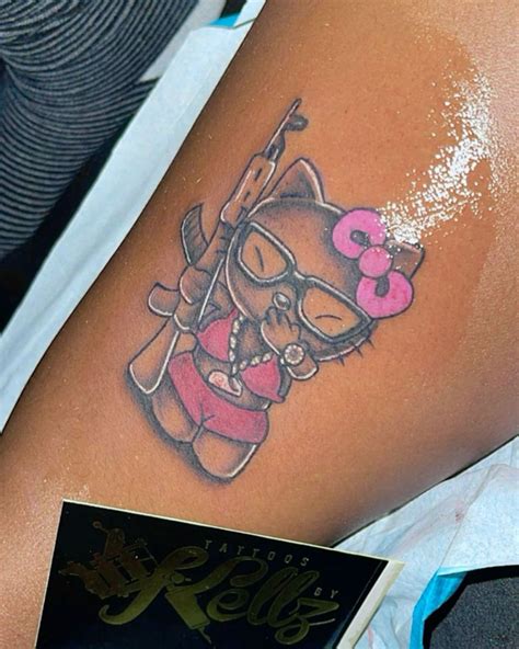 Pin By 💝 On Inked Hello Kitty Tattoos Cute Hand Tattoos Cute Thigh
