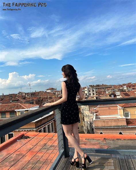 Rachel Brosnahan Nude Actress Photos Fappeningtime