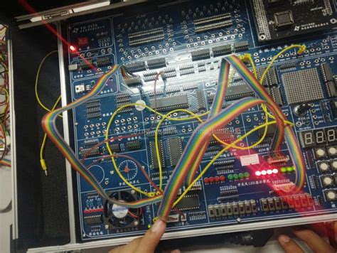 微机原理课程设计 汽车速度控制系统数码管显示0到7实现拨动不同开关数码管显示该开关位置值1 8若同时拨动两个以 Csdn博客