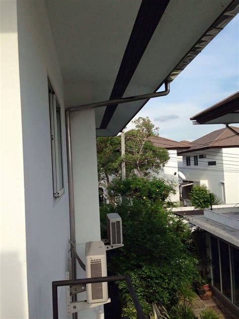 รางน้ำฝนสวยๆ ติดตั้งด้วย รางสแตนเลสเกรด304 พร้อมท่อสแตนเลส3นิ้วครับ สนใจติดต่อสอบถามได้ครับ ราง