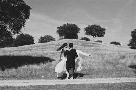 Es Viernes Y Nos Vamos A Una Boda Preciosa En Madrid Los Protagonistas De La Misma Se