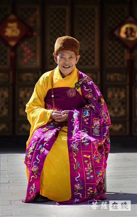 长老服装 长老 大山谷图库