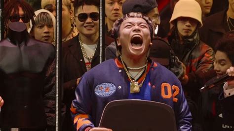 《大嘻哈2》阿跨面奪冠！淚謝「爸媽一路支持」：兄弟我做到了
