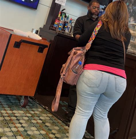 Thick PAWG BBW In Jeans With VPL Tight Jeans Forum