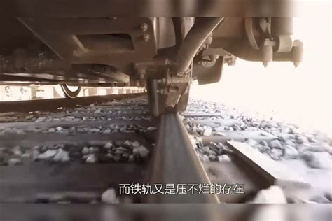中国制造的铁轨有多硬？用百吨液压机测试，液压机：碰上对手了