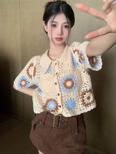 빈티지 펀칭 폴로카라 니트 꽃무늬 반팔 가디건 티셔츠 2color 캐주얼룩 데일리룩 출근룩 여행룩