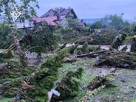 Найбільша повінь за останні 40 років на Львівщині досі ліквідовують наслідки підтоплення