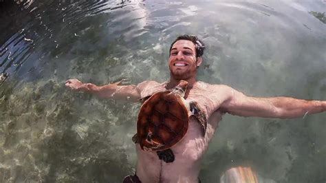 Auscaps Evan Antin Shirtless In Evan Goes Wild 1 01 Sharks And