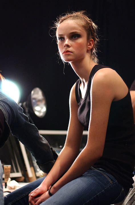 How To Tell An Introvert From An Extrovert Just By Looking At Someones Face