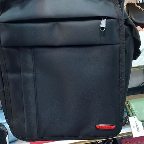 غرفه‌ پخش سلین عرضه انواع کیف بصورت عمده باسلام