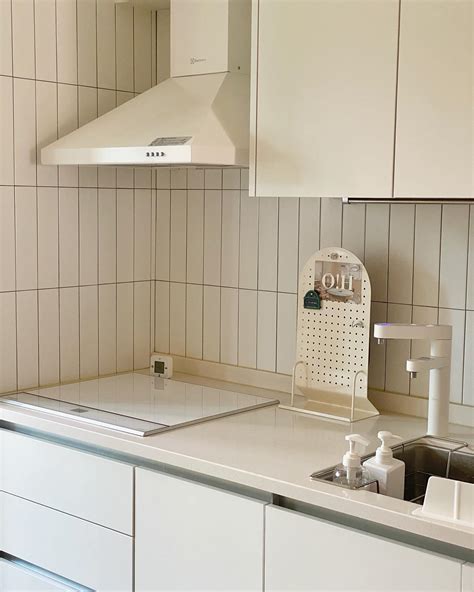 주부하루ㅣ살림기록•아기가사는집 🤍 오전에는 하늘에 구멍 뚫린 거처럼 비가 내렸는데 오후에 비도 그치고 갑자기 해가 반짝 바람도 살랑살랑 시원하게 불어오니 급 주방