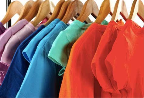 Бэлэн хувцас худалдаа