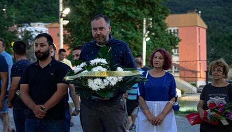 Градоначалникот Георгиески положи цвеќе на споменикот на Илинденските борци во Велгошти • Webohrid