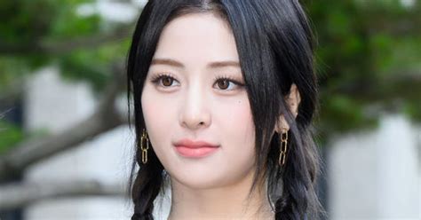 르세라핌 허윤진 매일이 리즈 [사진]