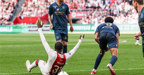 Opvallende Opstelling Ajax Mokio Speelt Niet Op Eigen Ajax1