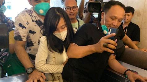 Main Film Porno Virly Virginia Mengaku Dibohongi Irwansyah Soal Badan