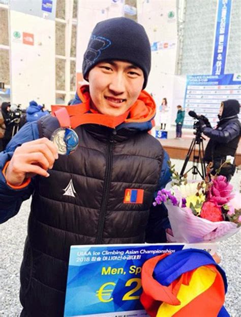 Монголын тамирчид Мөсөнд авиралтын Азийн аваргаас мөнгө хүрэл медаль хүртлээ