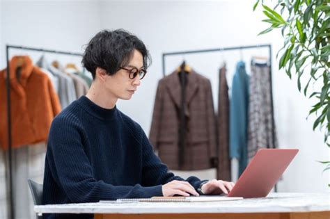 バイヤーとは何か仕事内容や求められる能力やなり方について解説 流通基礎用語集 流通小売業界で働く人の情報サイト ダイヤモンド