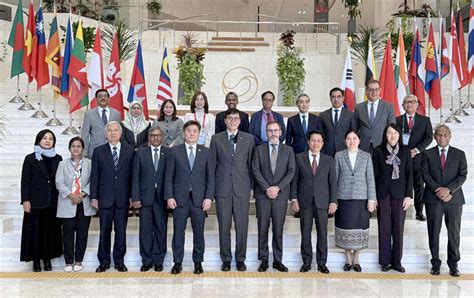 Монголбанкны Ерөнхийлөгч Б Лхагвасүрэн Зүүн Өмнөд Азийн Төв банкнуудын