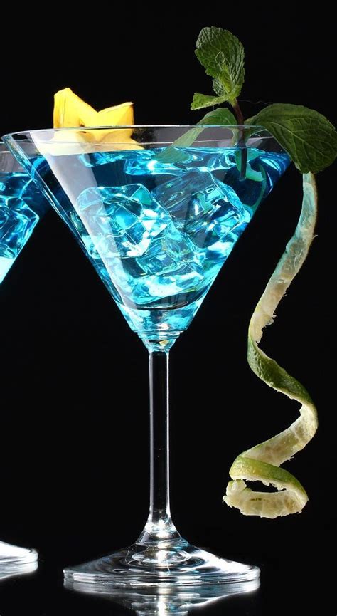 Blue Moon Gin Cocktail Artofit