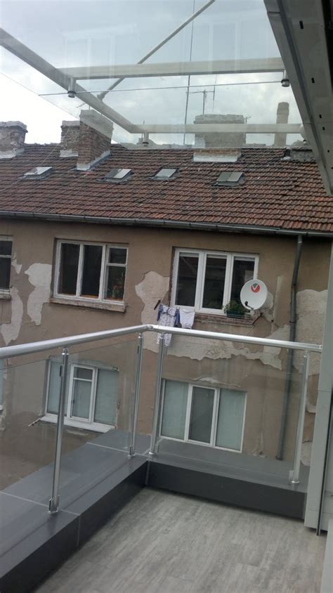 Алуминиеви парапети със стъкло