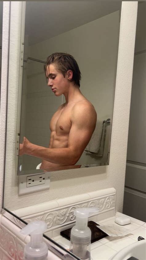 Pin De Iangallagher Em Ollie Muhl Foto De Homens Garotos Sensuais