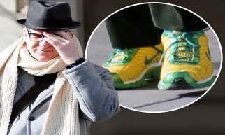 Steve Martin Spotted In An Unusual Outfit Daily Mail Online