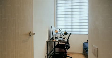 책상과 의자가 있는 방 사진 Unsplash의 학생 이미지