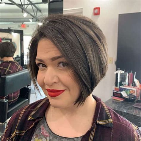 15 Flattering Short Angled Bob Hairstyles