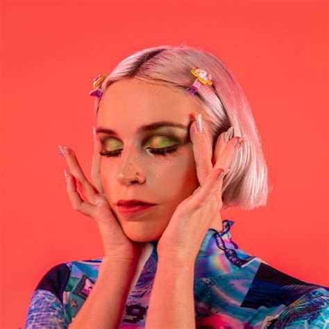 Ruby Grace Glitter Hitparadech