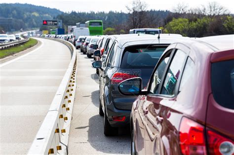 堵车中的汽车高清图片下载 正版图片507576538 摄图网