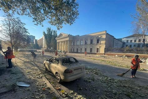 Російські ракети пошкодили в Миколаєві театр побудований в ХІХ столітті Хмарочос