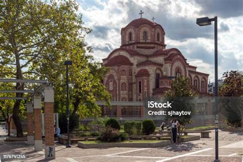 산티 이스트 마케도니아 트라키아 그리스의 중심부에 있는 정교회 0명에 대한 스톡 사진 및 기타 이미지 0명 거리 건물 외관 Istock