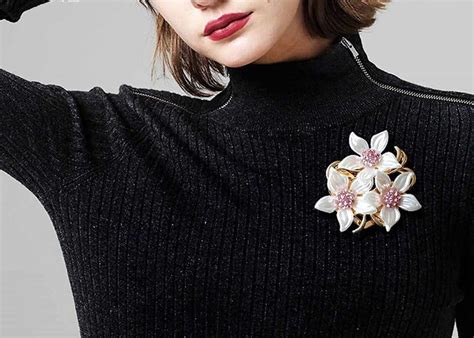 How To Wear A Brooch Expert Styling Tips And Creative Ideas