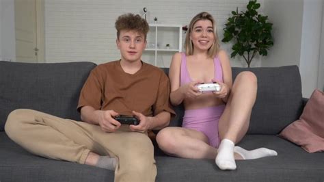 Stepsister Decided To Have Sex With Stepbrother While Parents Are Not At Home Xxx Mobile Porno