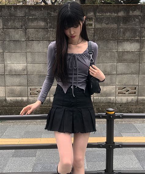 애니원모어 블렘 리본 스트랩 컷팅 티셔츠 3color