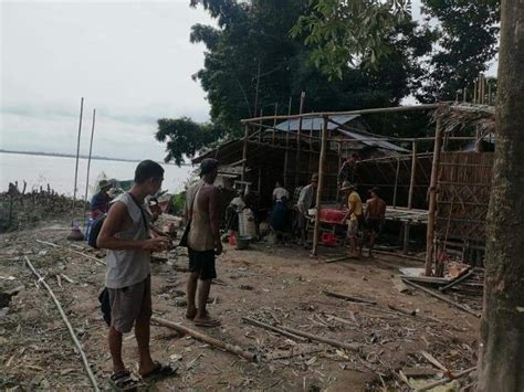 ပန်းတနော်မြို့တွင် မြစ်ကမ်းပါးပြိုကျမှုကြောင့် နေအိမ် ၁၄ လုံးအရေးပေါ် ရွှေ့ပြောင်း Ayeyarwaddy