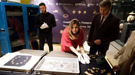 У Скарбниці Національного музею історії України презентували “скіфське золото” Читайте на Ukr Net